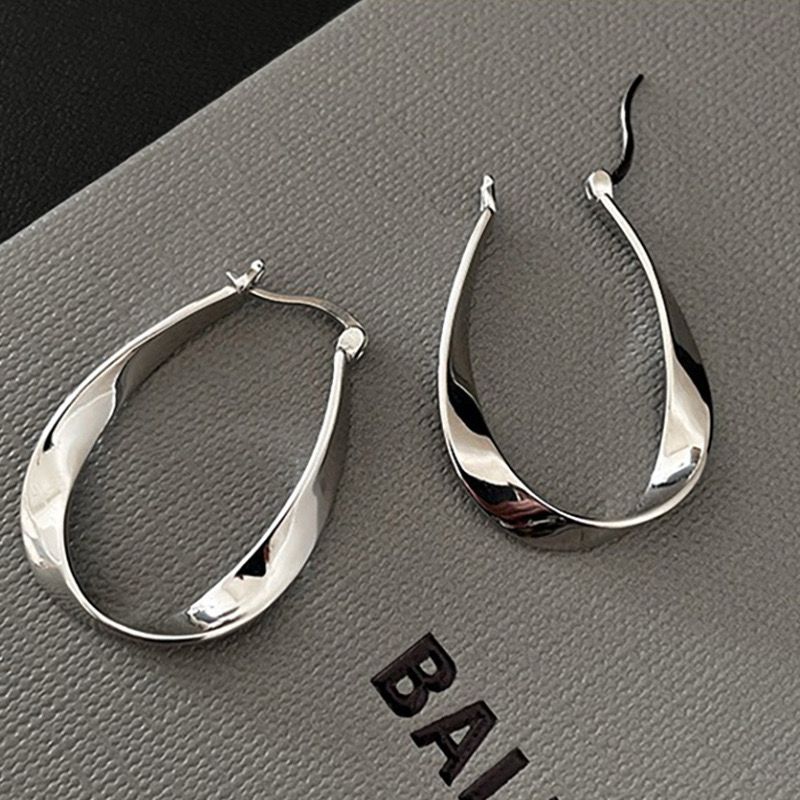 Spark Essential Earrings